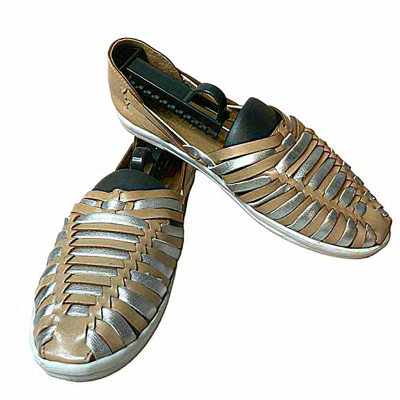 capa de ozono | Shoes | Capa De Ozono Huaraches Sandals Womens Shoes 8 ...